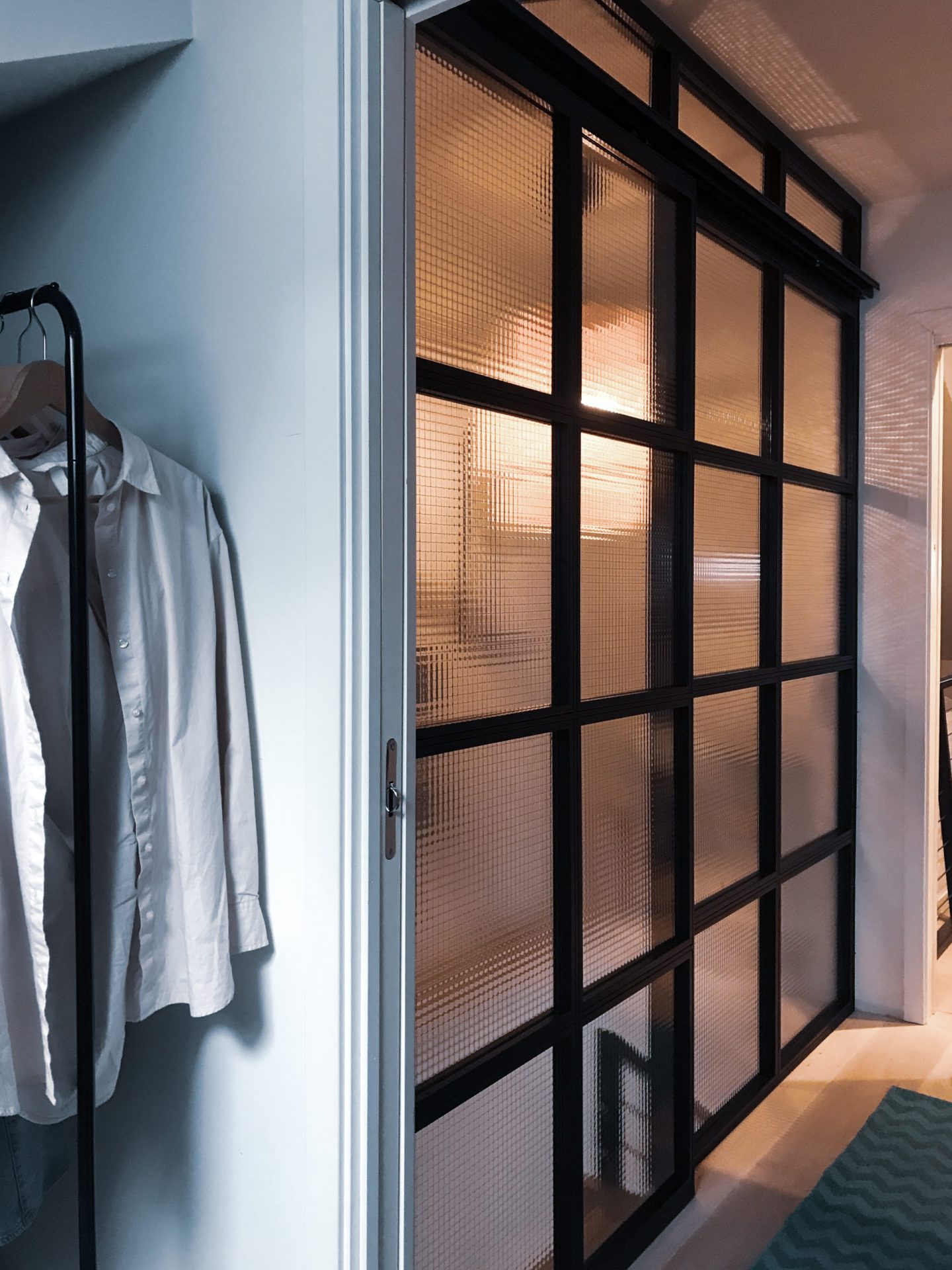 SLIDING SOLUTION WITH WIRE GLASS