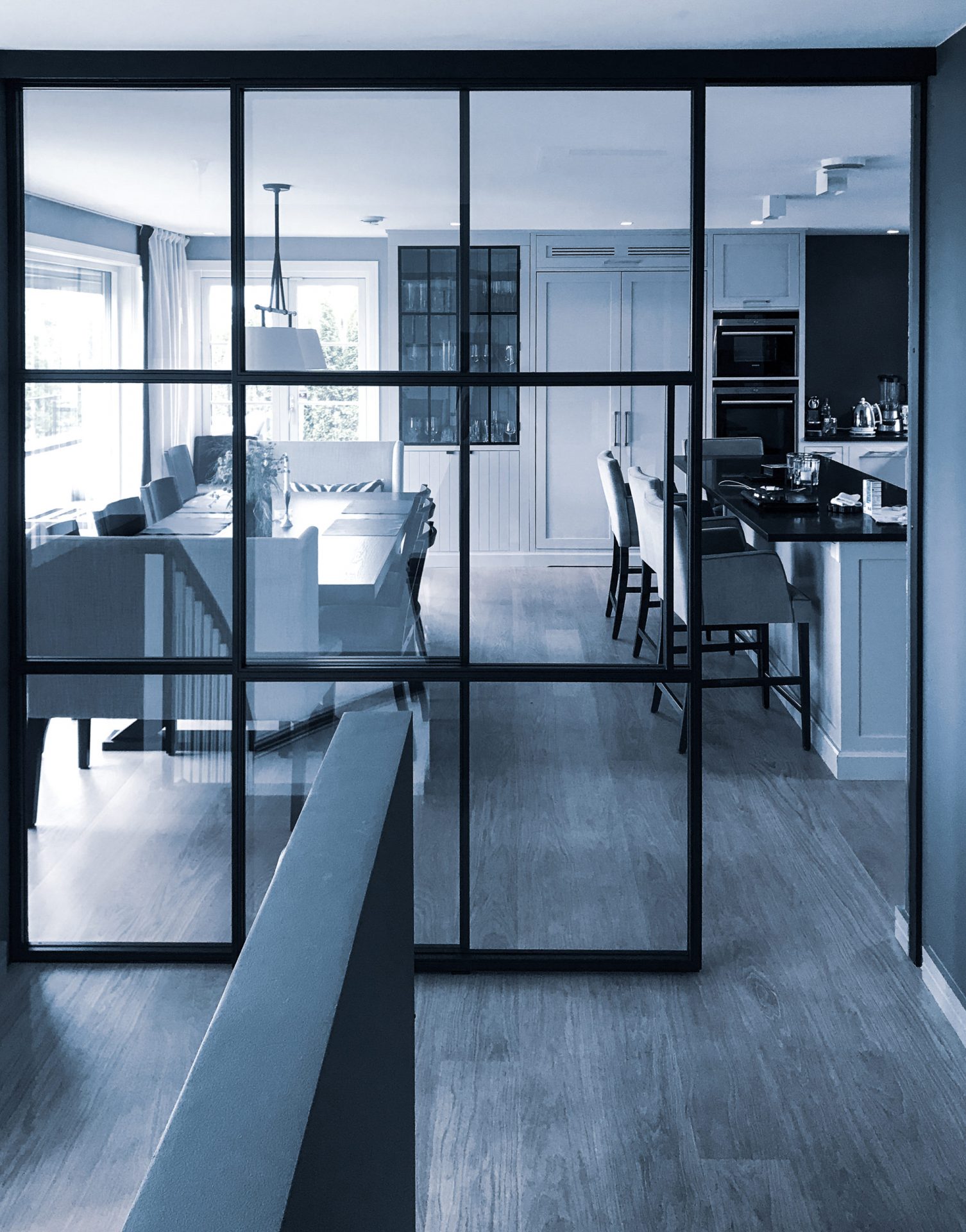 ALTO SLIDING DOOR WITH FIXED PANEL