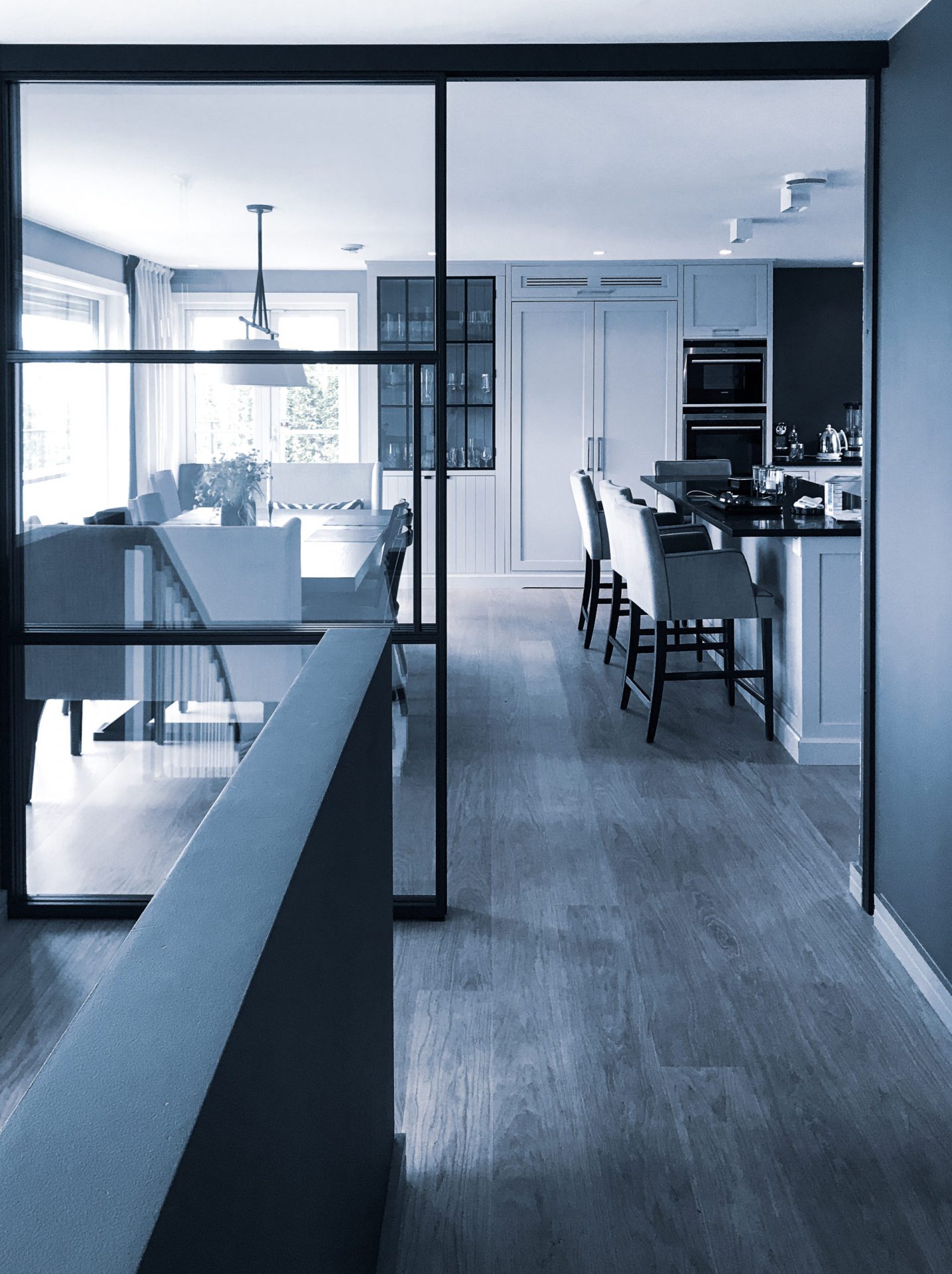 ALTO SLIDING DOOR WITH FIXED PANEL